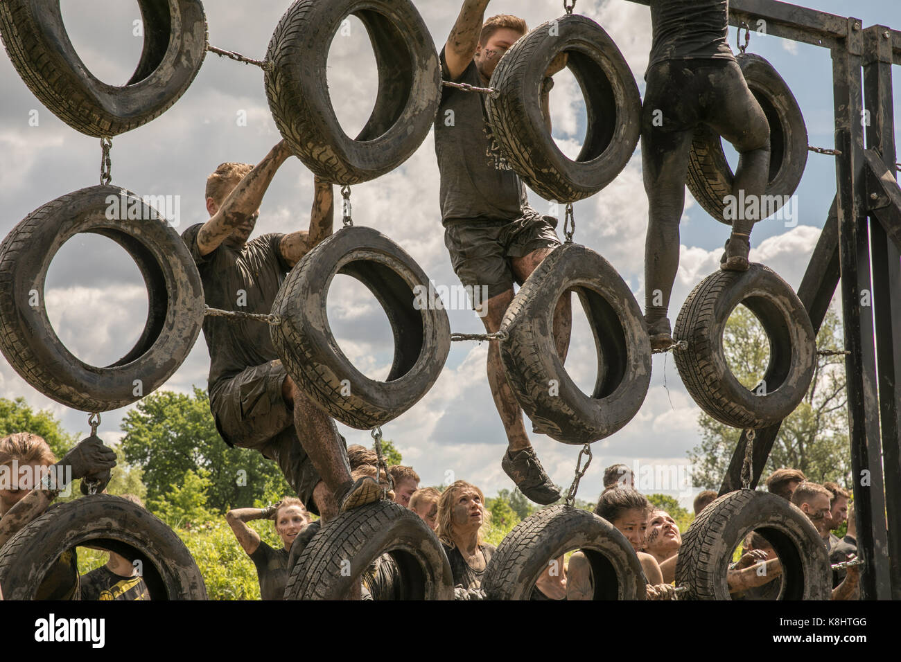 Crowd barrier hi-res stock photography and images - Alamy
