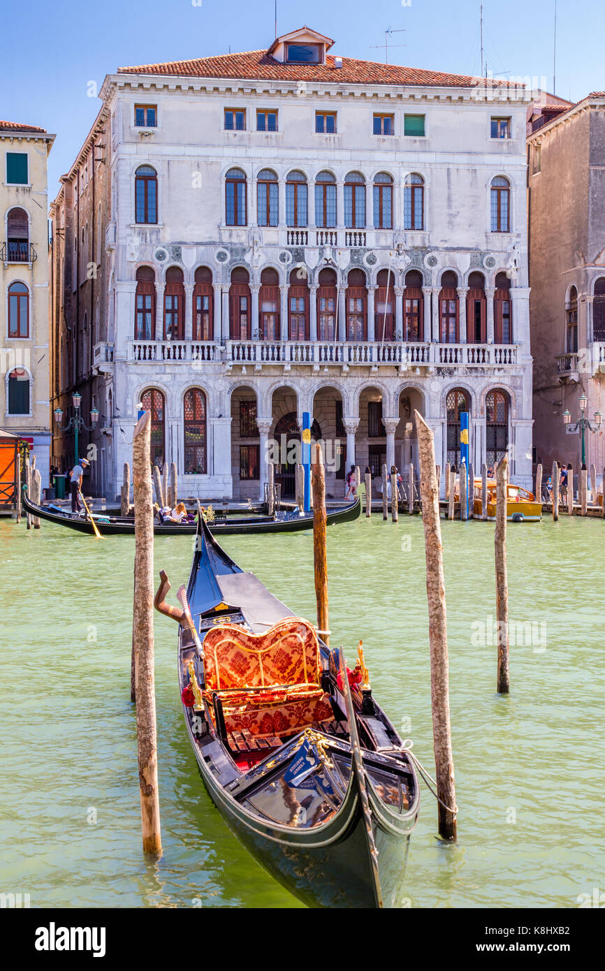 Grand canal gondolas gondola hi-res stock photography and images - Alamy