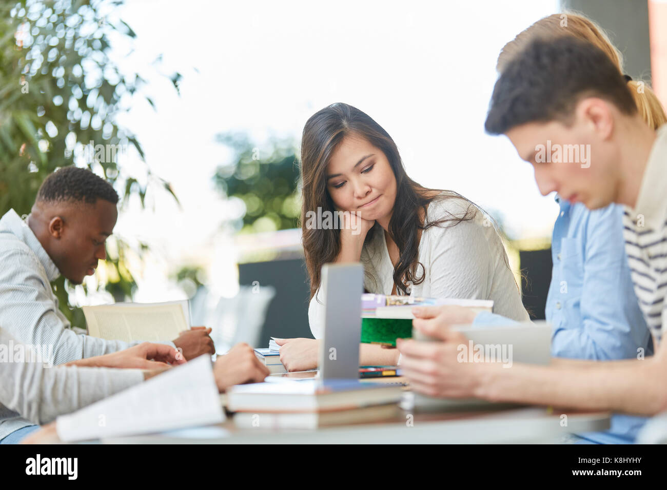 Class group work hi-res stock photography and images - Alamy