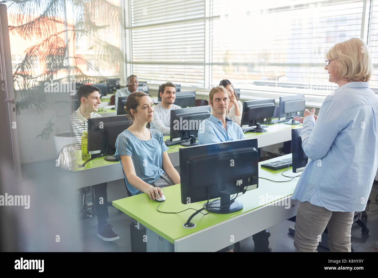 Computer science group hi-res stock photography and images - Alamy