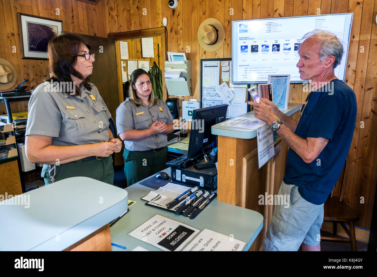 Female ranger hi-res stock photography and images - Alamy