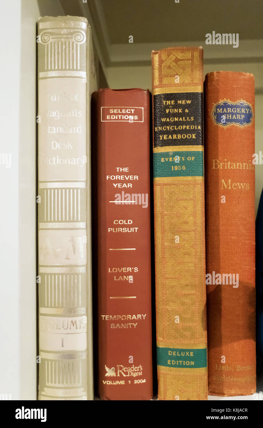 Bookshelf cover hi-res stock photography and images - Alamy