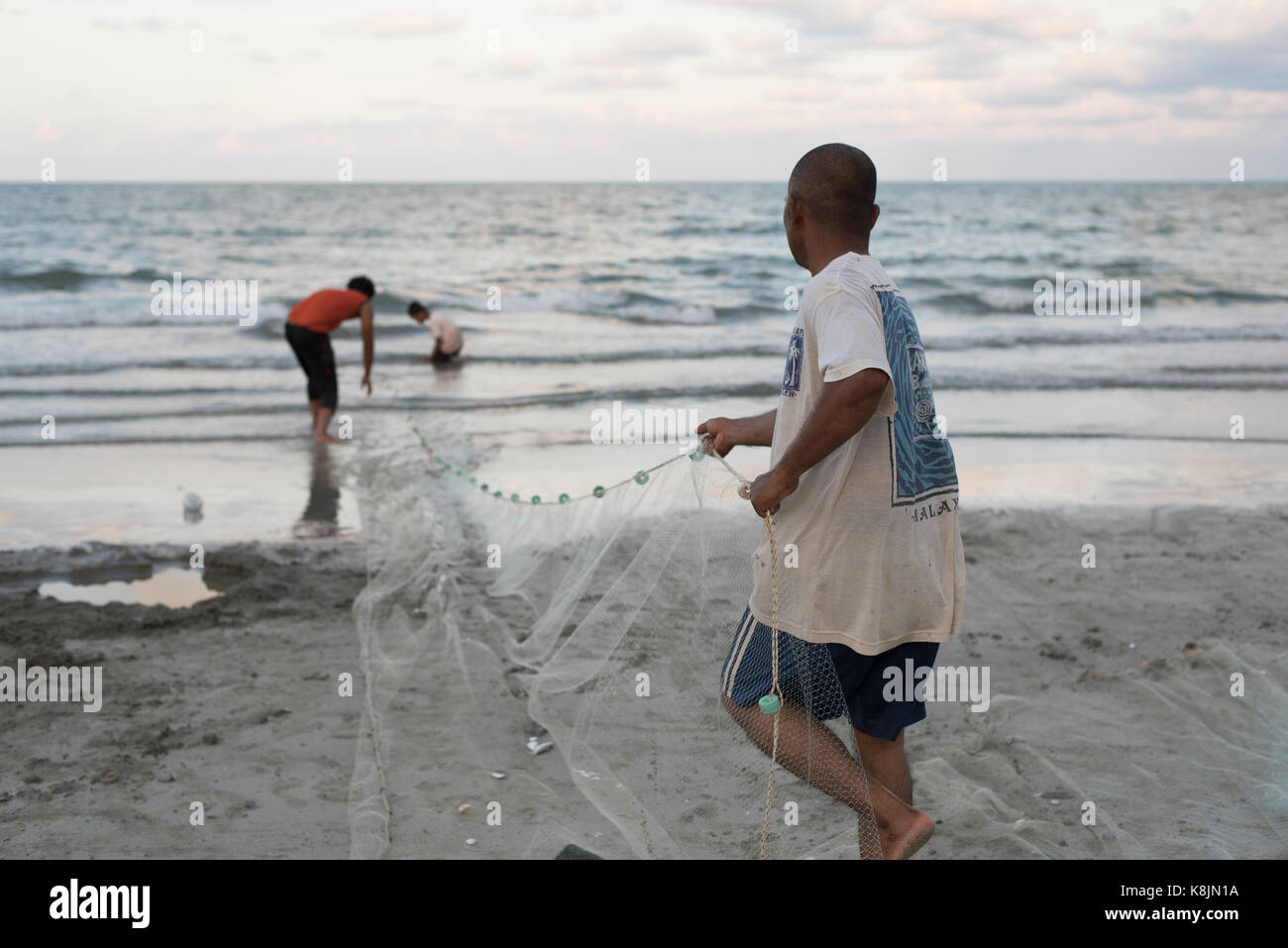 Using fishing net hi-res stock photography and images - Alamy