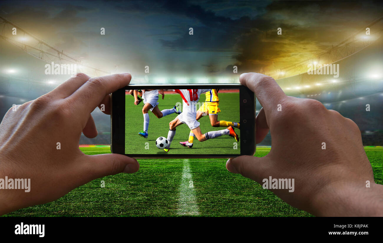 Telephone mobile grass hi-res stock photography and images - Alamy