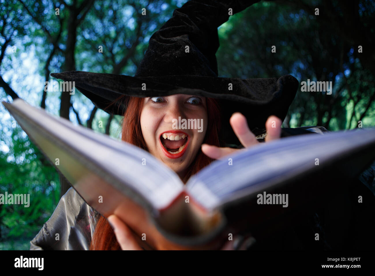 Close-up picture of screaming witch Stock Photo - Alamy