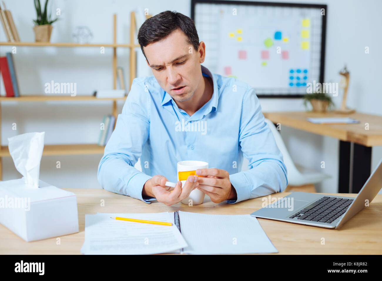 Pessimistic man hi-res stock photography and images - Alamy