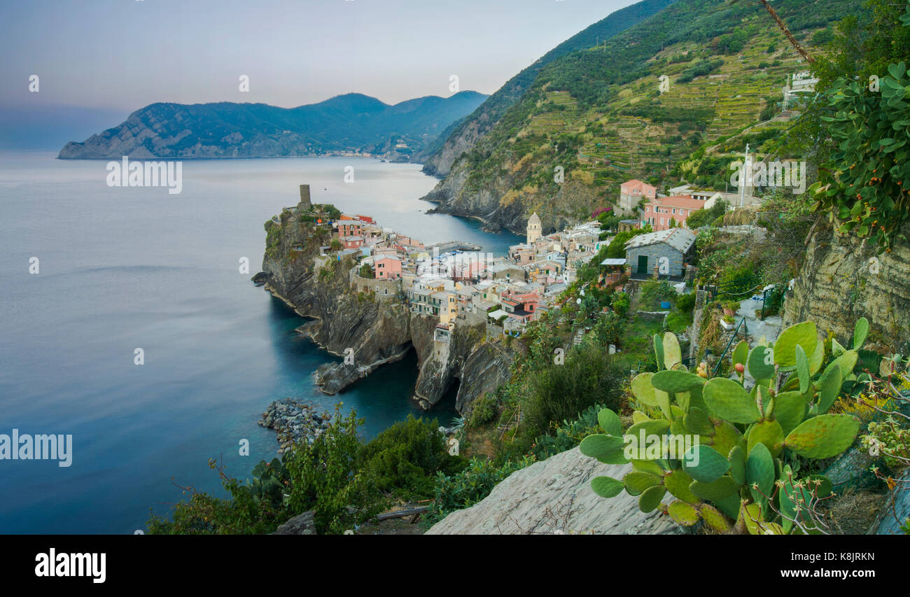 Vernazza town in Cinque Terre, Italy Stock Photo - Alamy