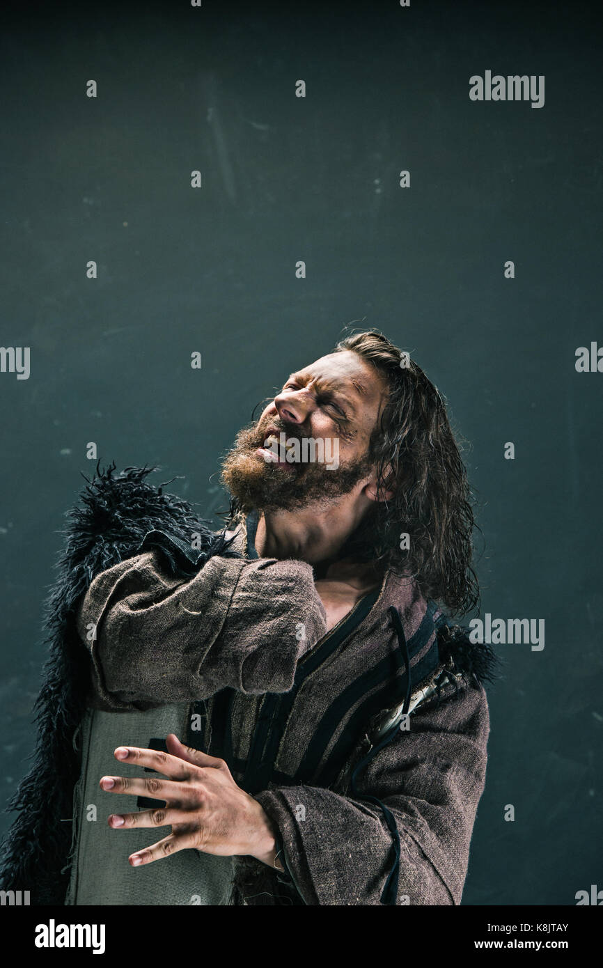 Actor in makeup, a poor man Stock Photo - Alamy