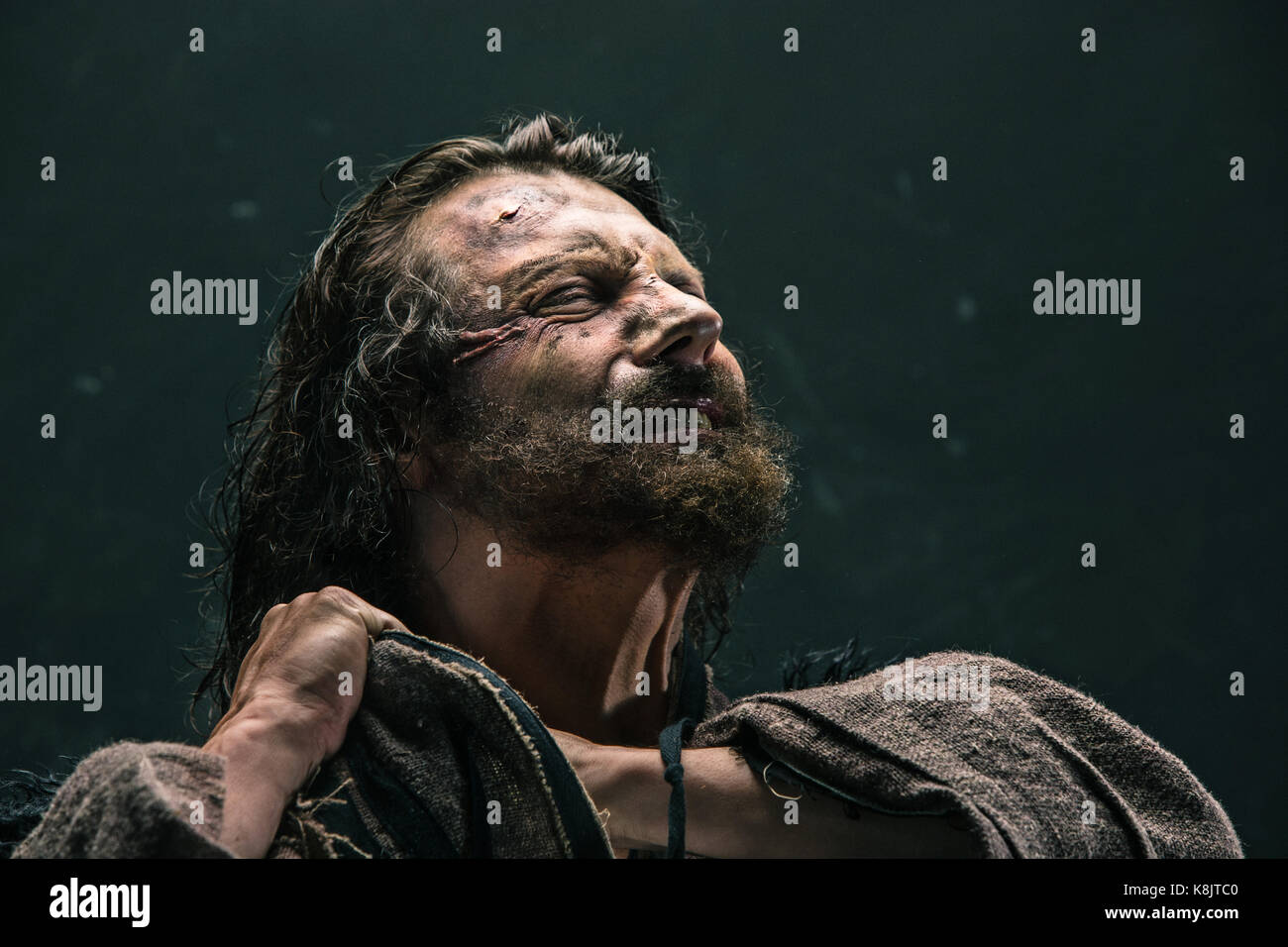 Actor in makeup, a poor man Stock Photo - Alamy