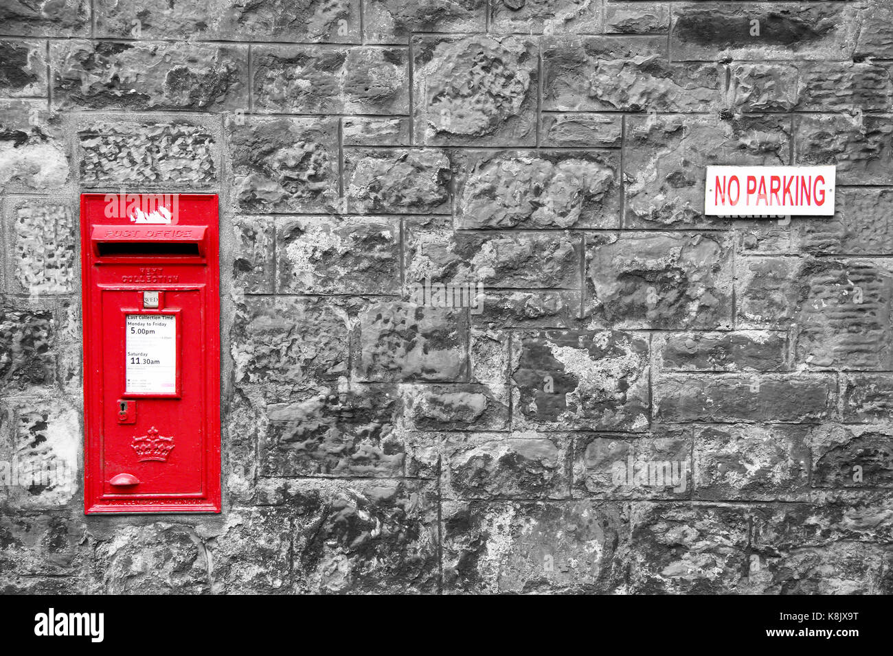 Traditional wall mounted post box hi-res stock photography and images ...