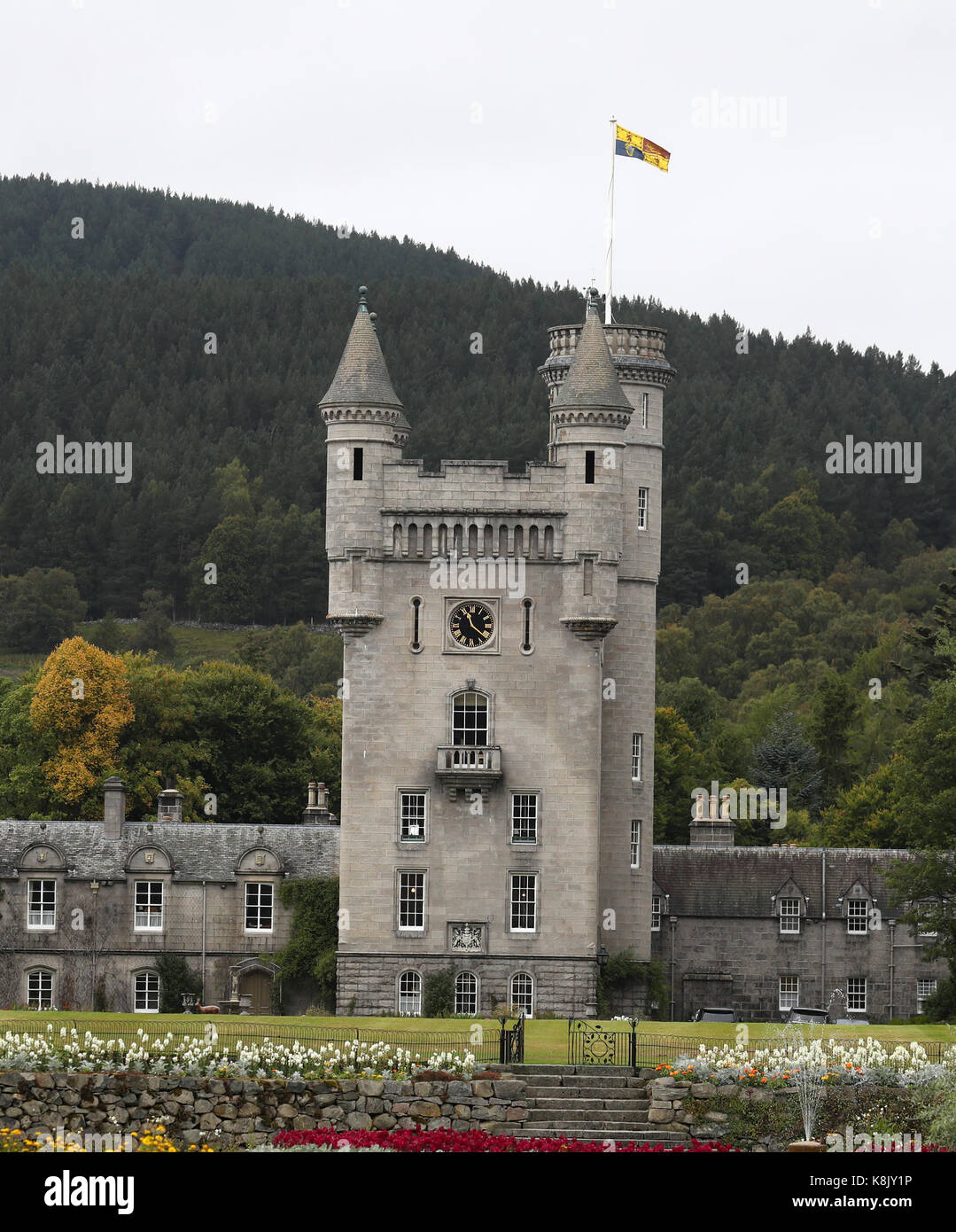 Queen Elizabeth Ii At Balmoral Castle Stock Photos & Queen Elizabeth Ii ...