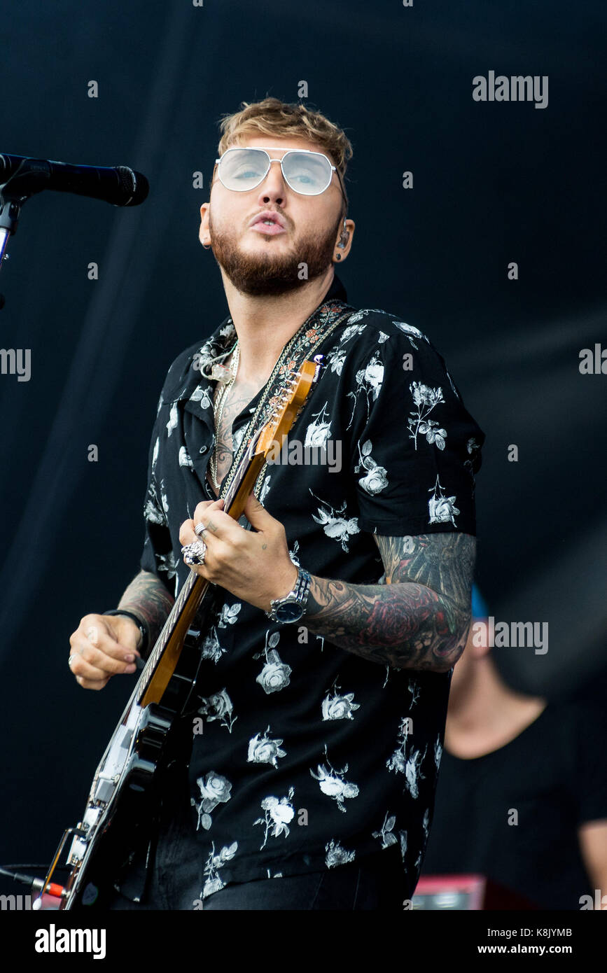 James Arthur performs at V Festival watched by girlfriend Jessica Grist ...