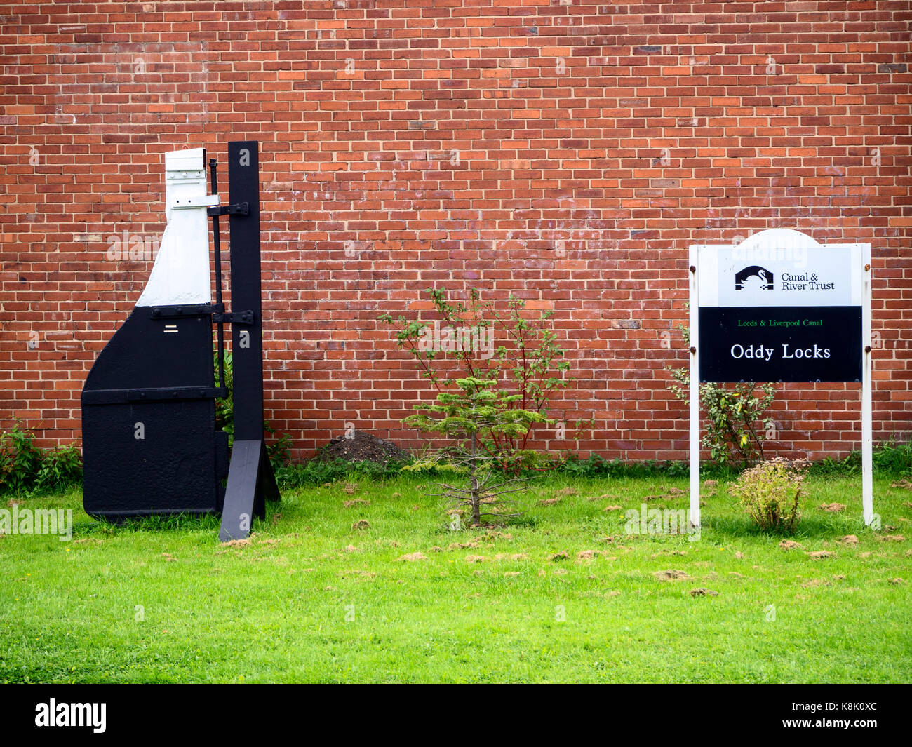 Old rudder sculpture hi-res stock photography and images - Alamy