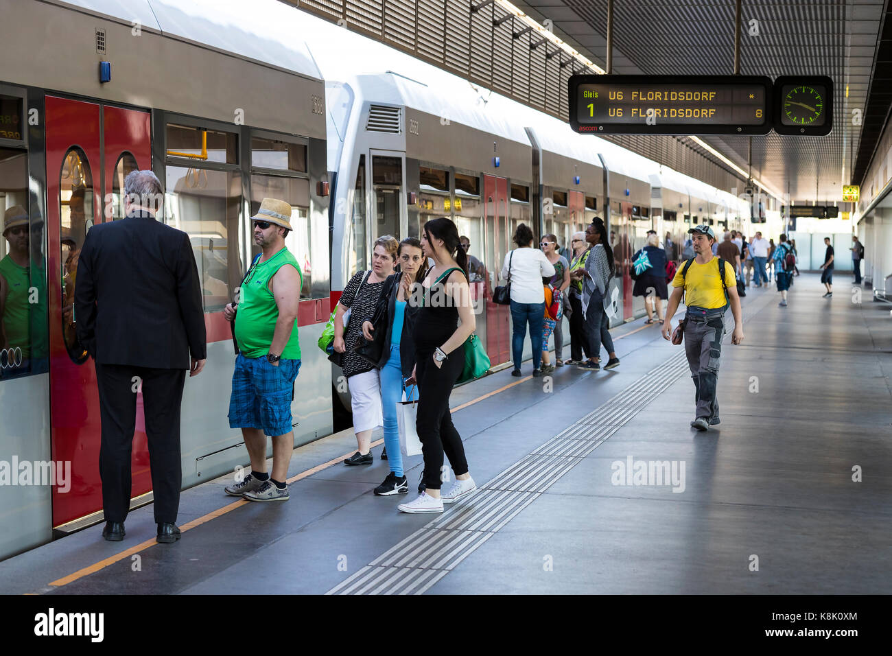 U bahn sign vienna hi-res stock photography and images - Alamy