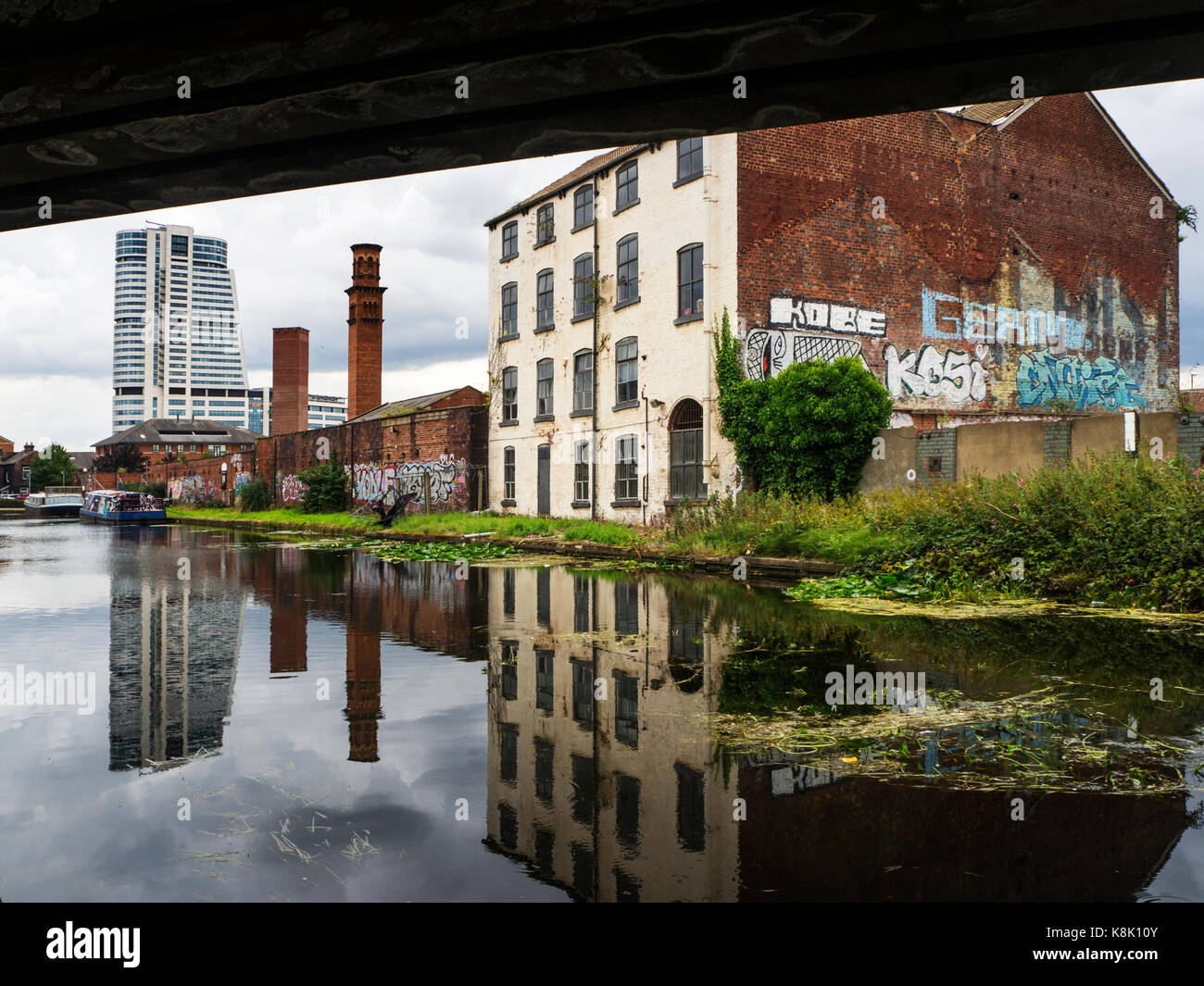 Leeds old and new buildings hi-res stock photography and images - Alamy