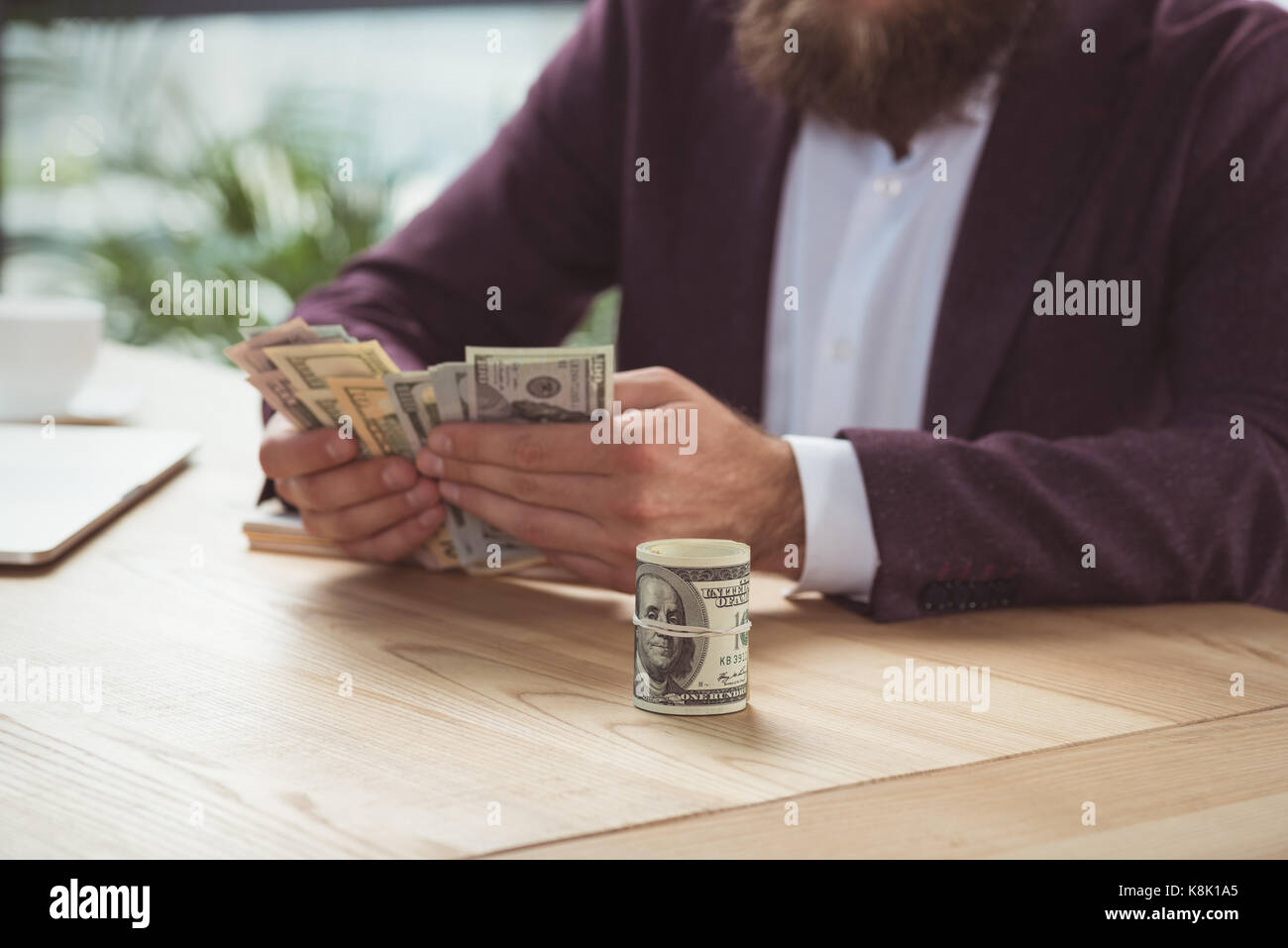 businessman counting money Stock Photo - Alamy