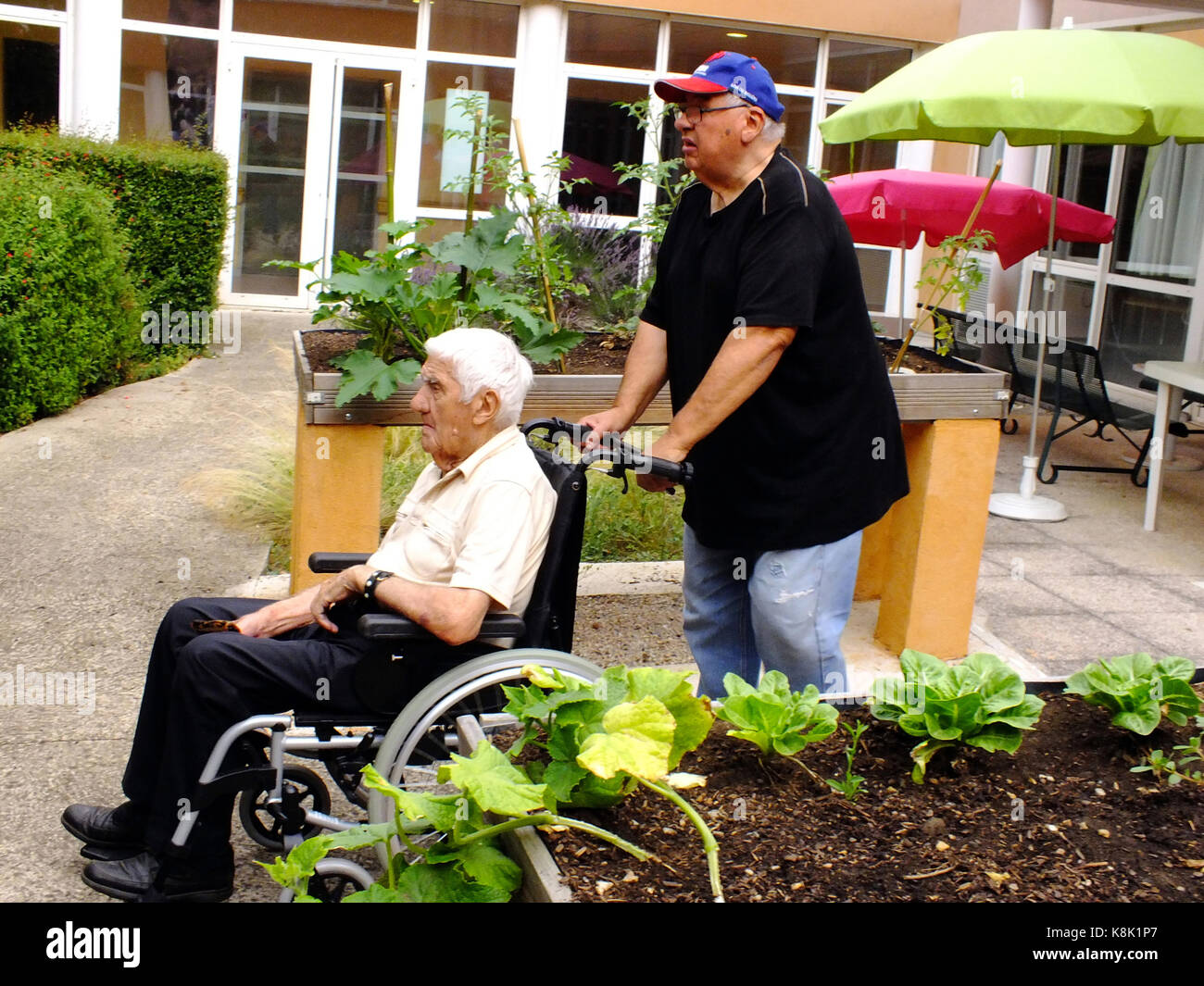 Centenarian male hi-res stock photography and images - Alamy