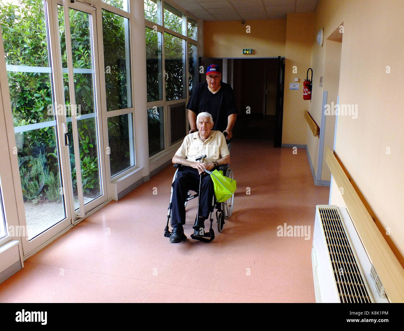 Centenarian male hi-res stock photography and images - Alamy