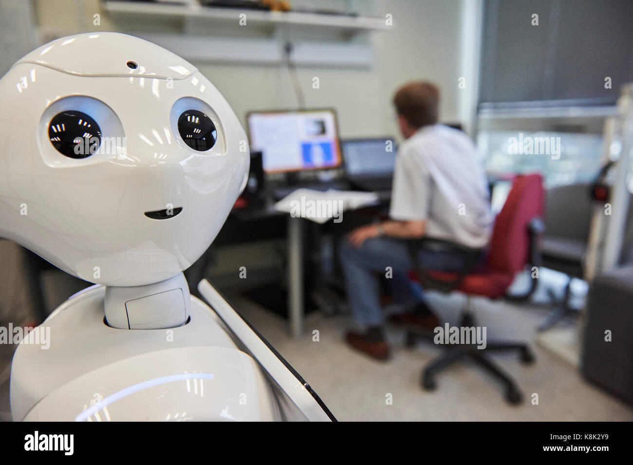 Computer scientist robot hi-res stock photography and images - Alamy