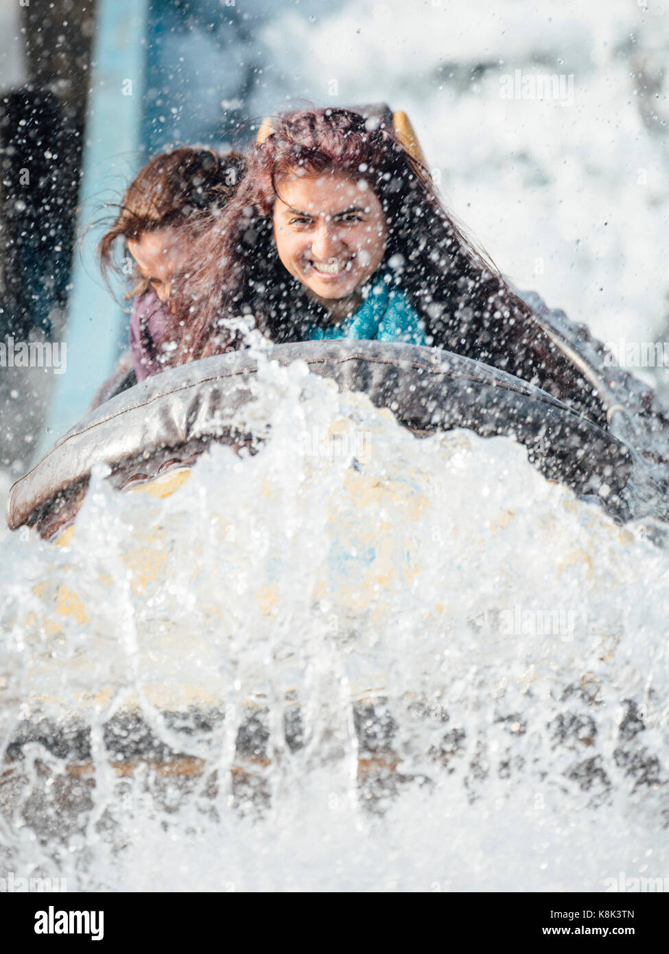 Water splash ride theme park hi-res stock photography and images - Alamy