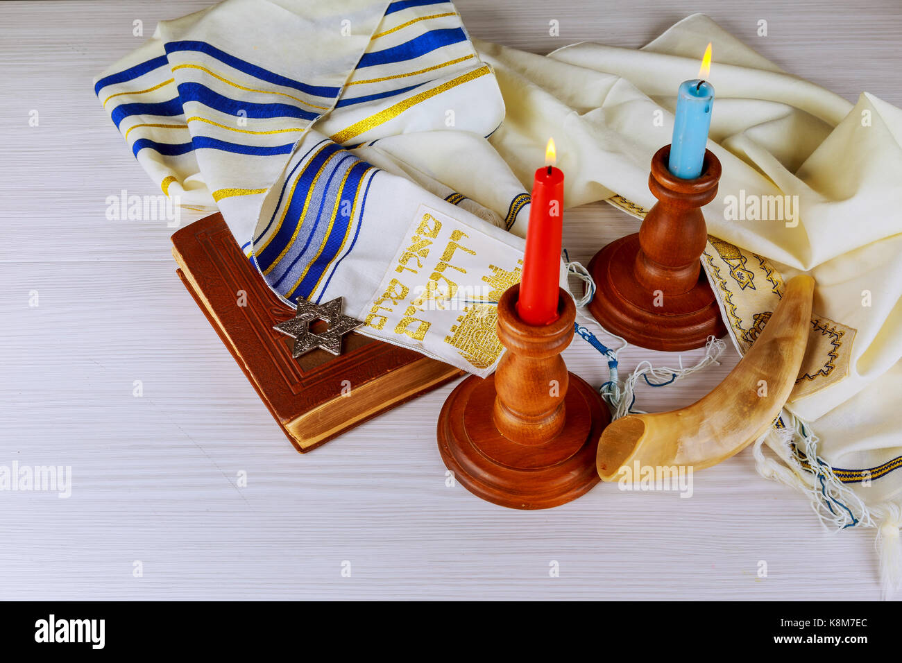 Shabbat dinner table hi-res stock photography and images - Alamy
