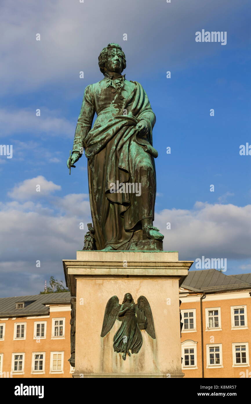 Mozart statue on Mozart Square, Mozartplatz by day, Salzburg, Austria ...