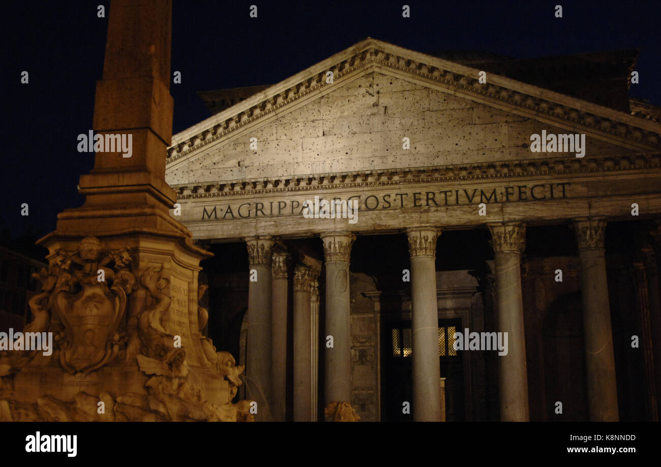 Italy. Rome. The Pantheon, roman temple. Built in 118-128 AD. Night ...