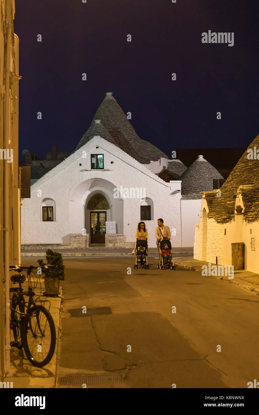 Trullo Sovrano, the largest of the trulli, Piazza Sacramento ...