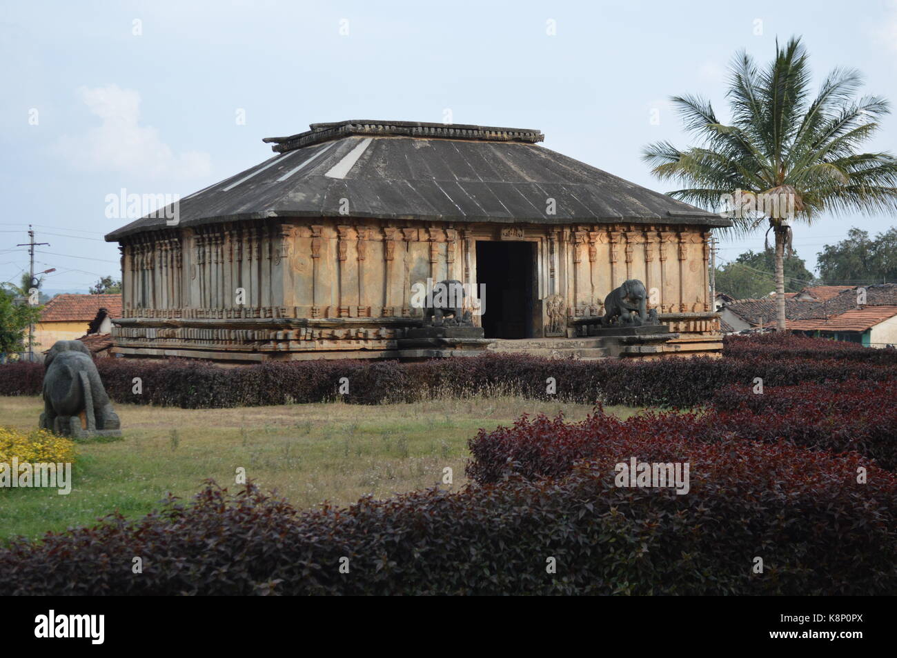 Veera Narayana Temple, Belavadi Stock Photo - Alamy