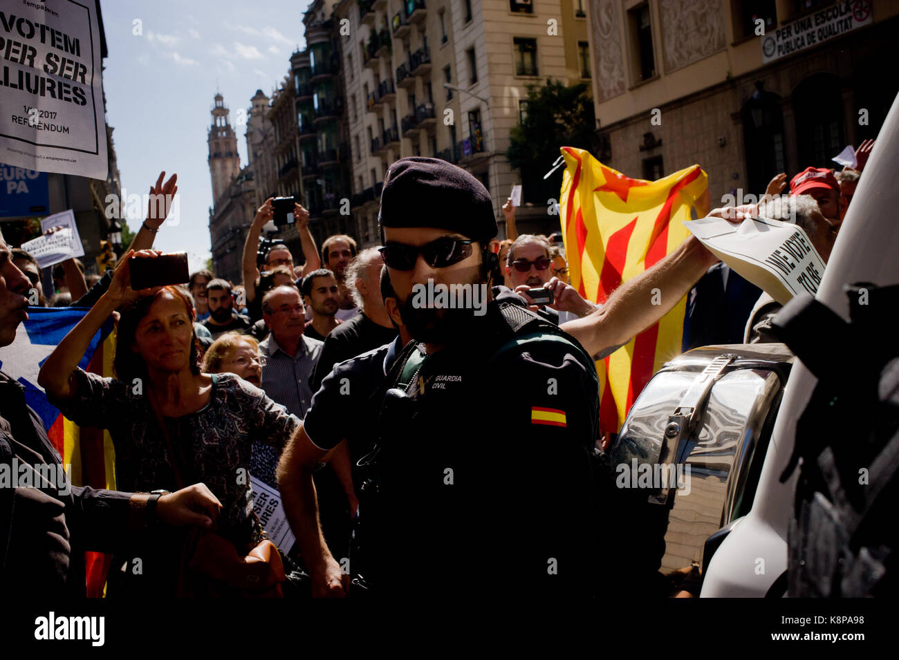 Barcelona, Catalonia, Spain. 20th Sep, 2017. A Spanish Guardia Civil ...