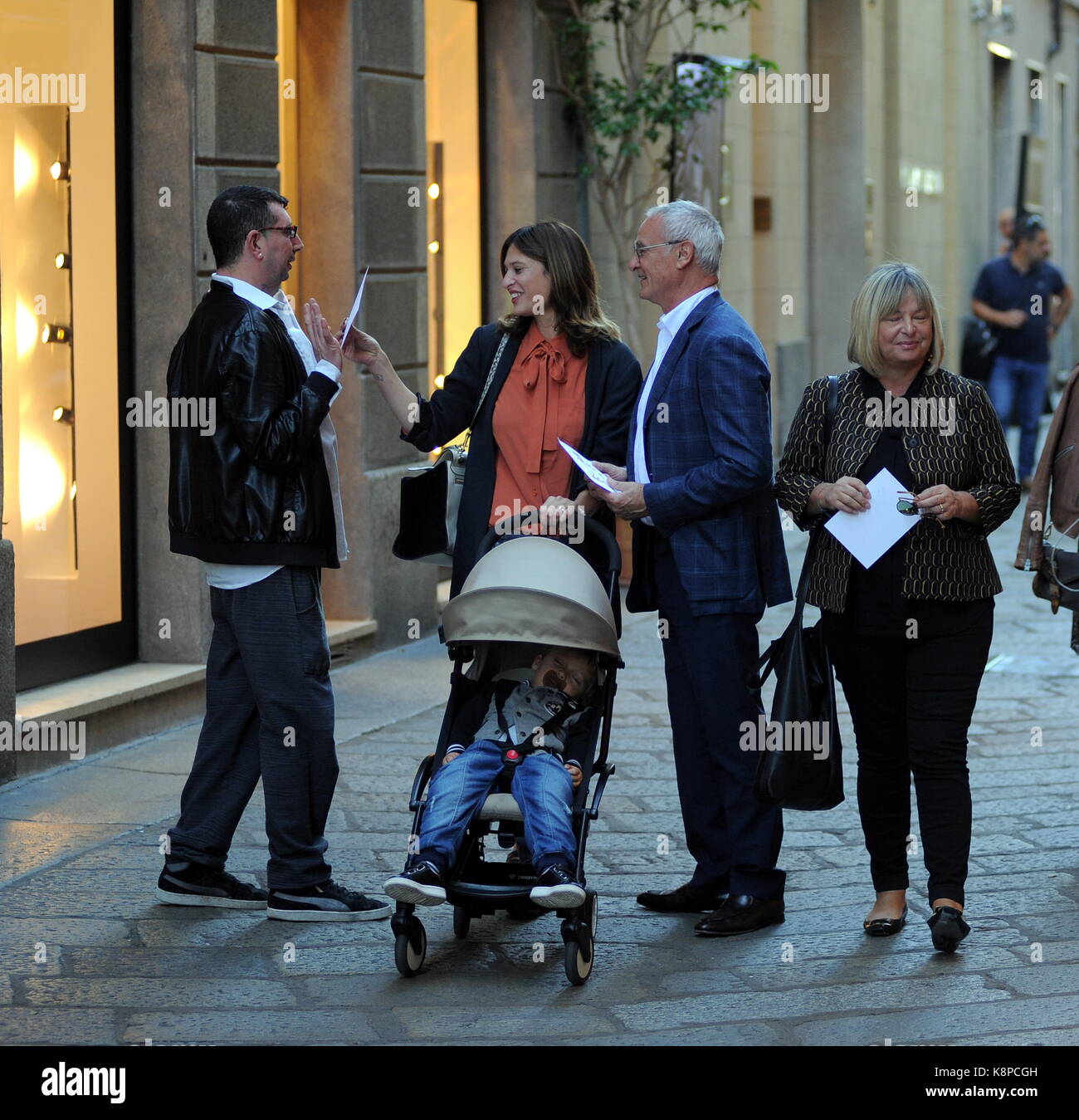 Milan, Claudio Ranieri and family in the center Claudio Ranieri, coach ...