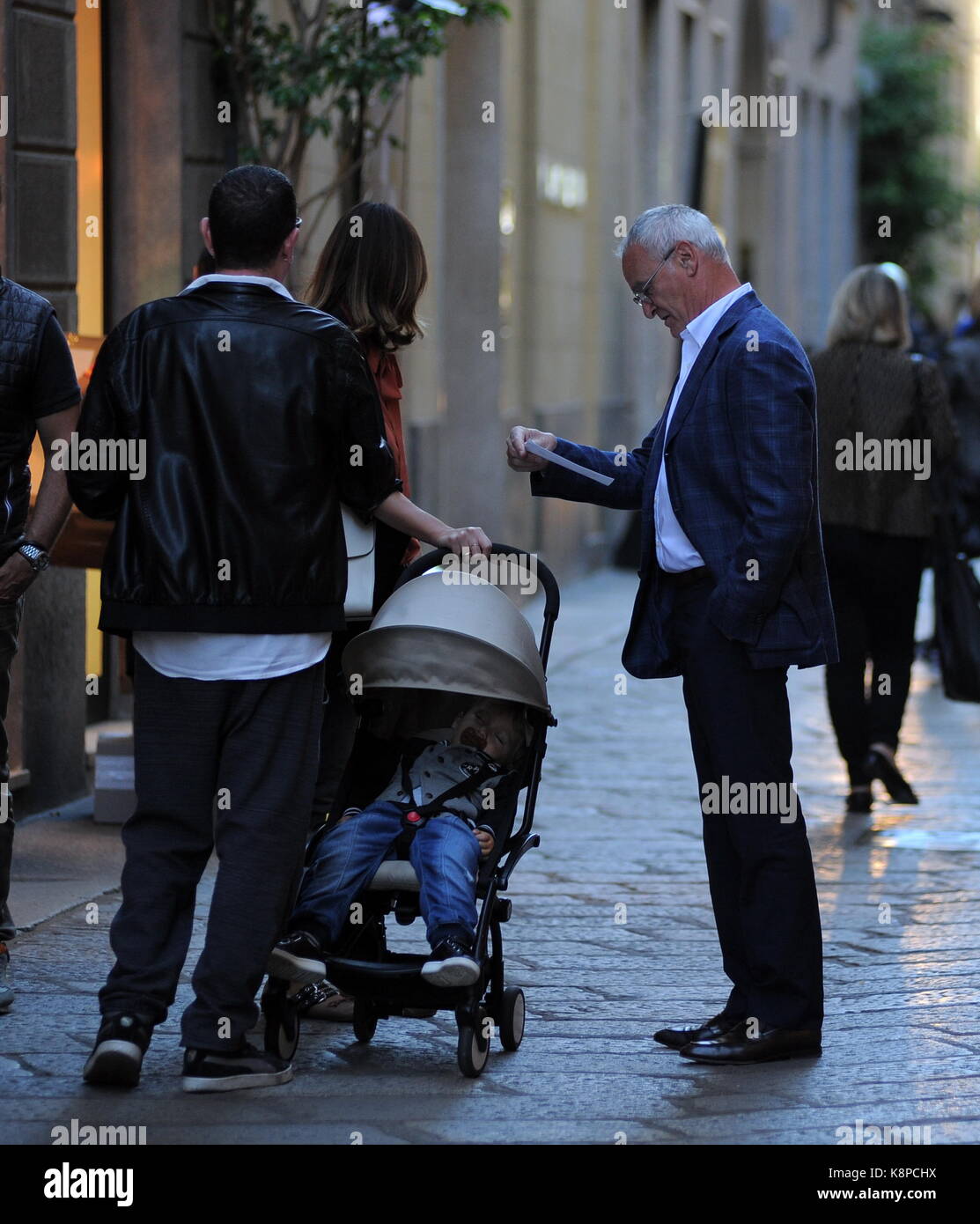 Milan, Claudio Ranieri and family in the center Claudio Ranieri, coach ...