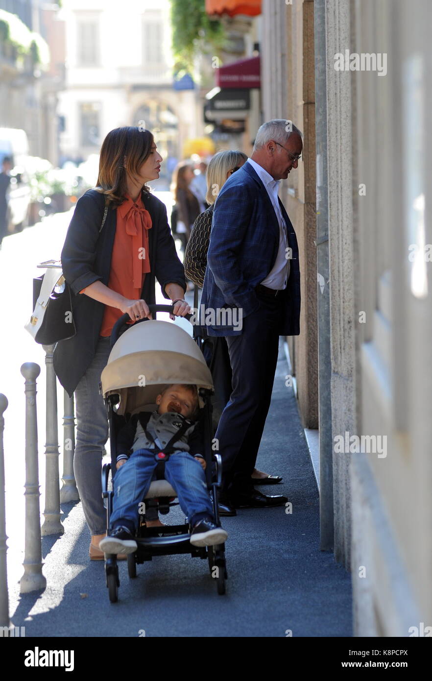 Milan, Claudio Ranieri and family in the center Claudio Ranieri, coach ...