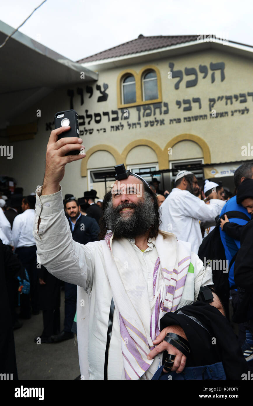 Uman, Ukraine, Jewish pilgrimage to the holy site of the tomb of the ...