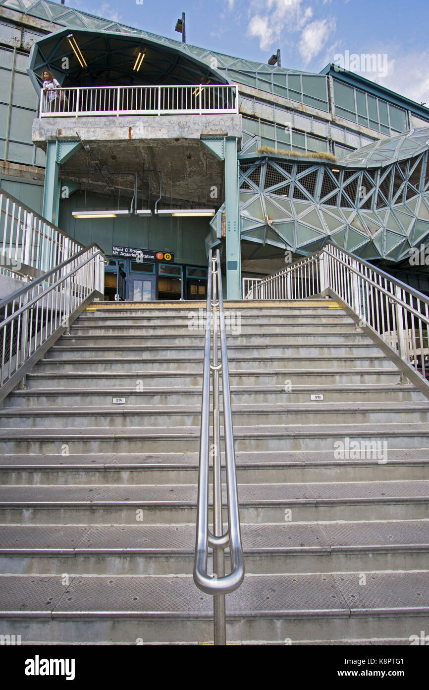 The stairs and entrance to the ornate West 8 Street elevated subway ...