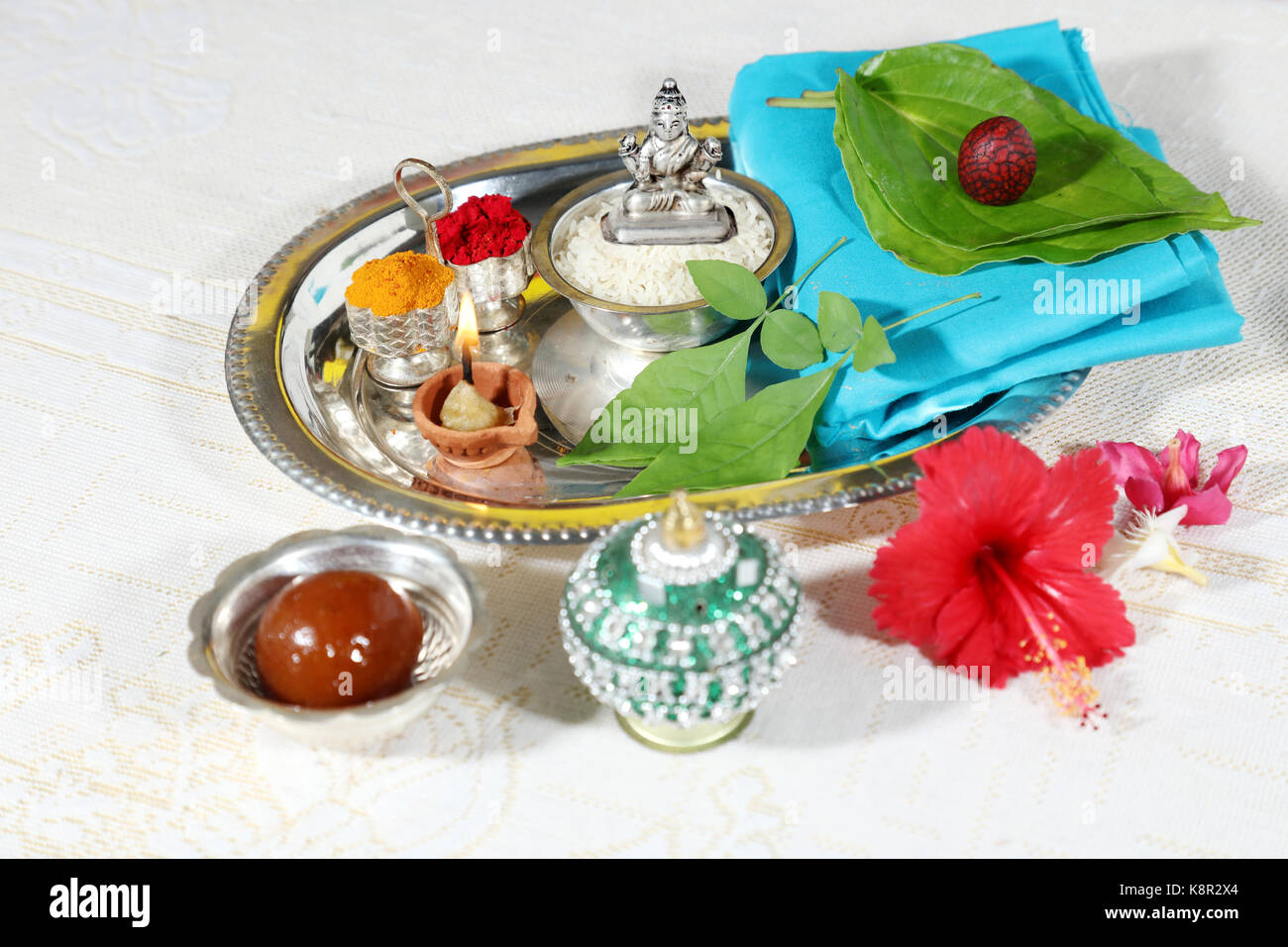 Haldi kumkum hi-res stock photography and images - Alamy