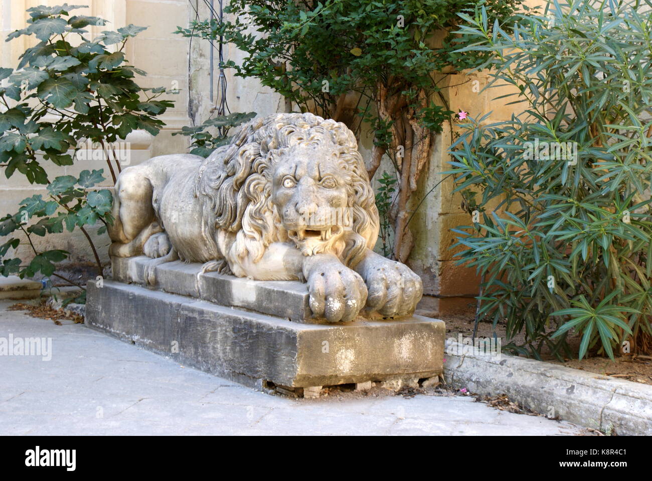 Maltese lion sculpture hi-res stock photography and images - Alamy