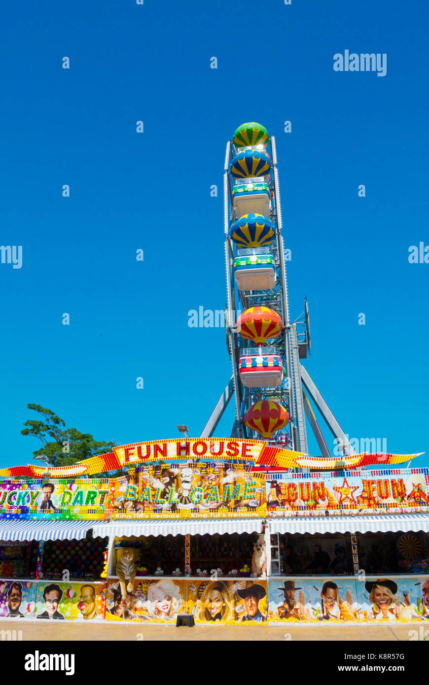 Fun House, games and ferris wheel by the beach, Zlatni pyasatsi, Golden ...
