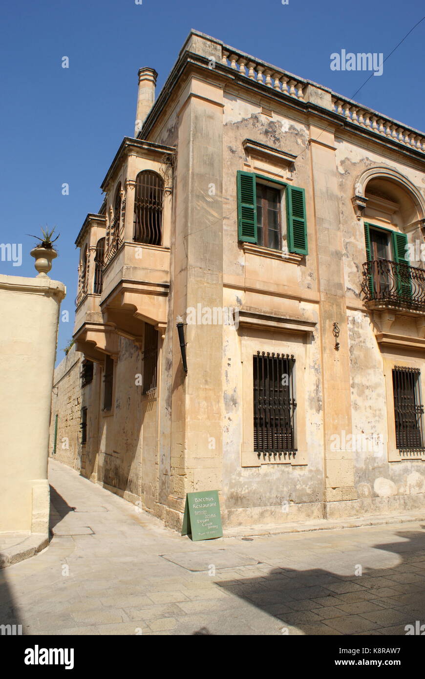 Maltese building hi-res stock photography and images - Alamy