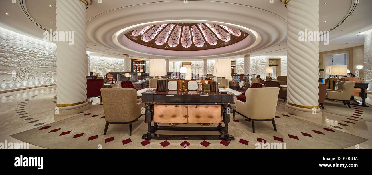 Main rotunda lounge. Ten Trinity Square - Four Seasons Hotel, City of ...