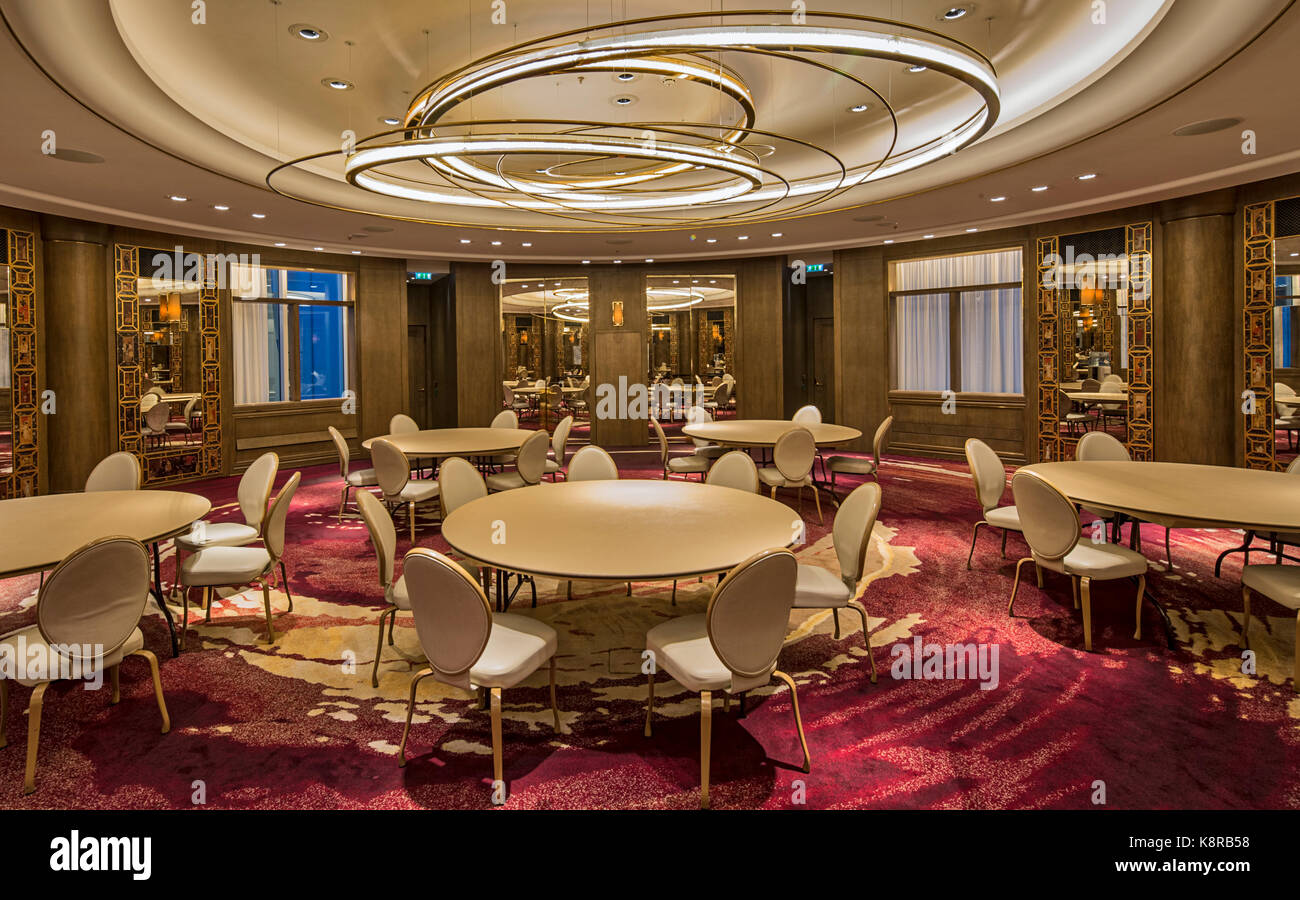 Merchants Hall in main rotunda. Ten Trinity Square - Four Seasons Hotel ...