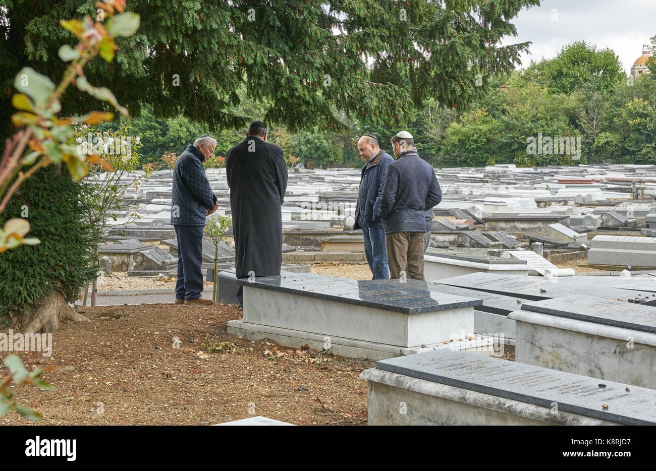 Golders green cemetery hi-res stock photography and images - Alamy