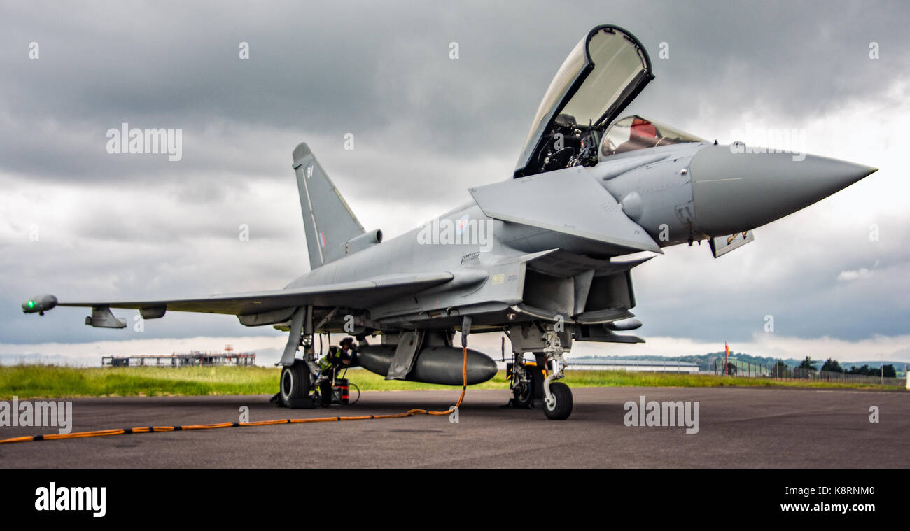 Royal Air Force Eurofighter Typhoon operating low level Stock Photo - Alamy