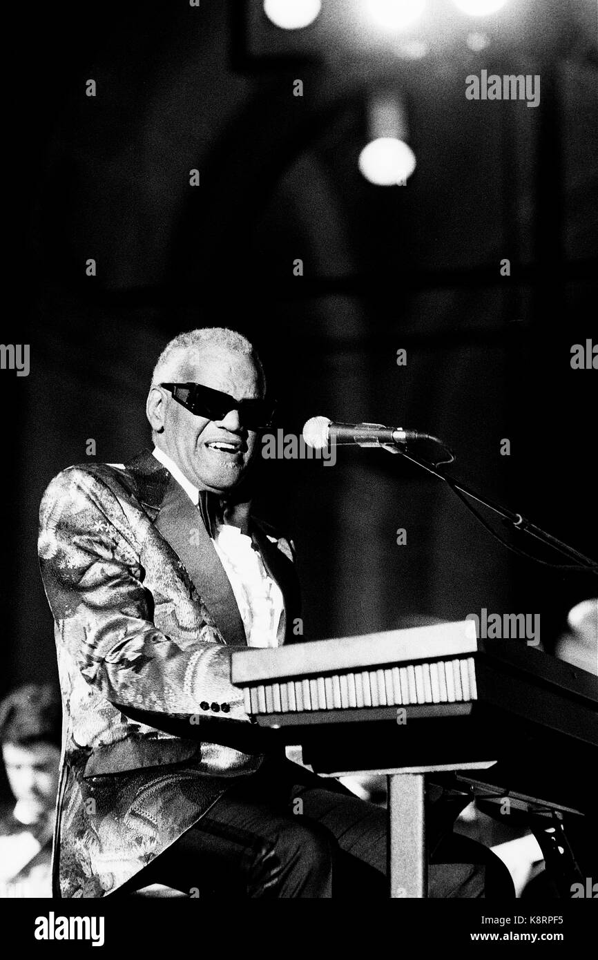 American singer Ray Charles give concert in Lyon, France Stock Photo ...