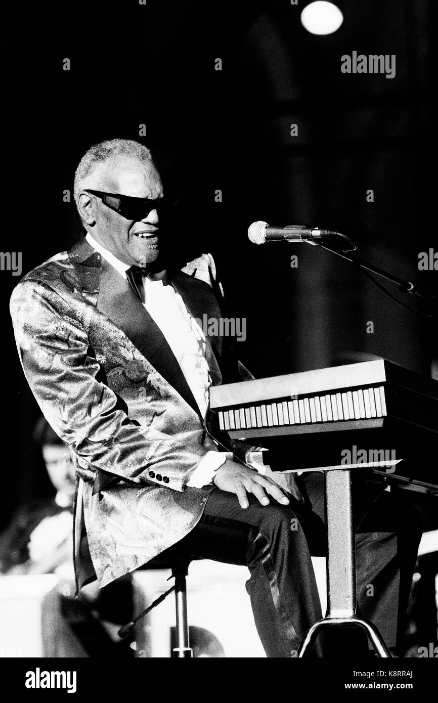American singer Ray Charles give concert in Lyon, France Stock Photo ...