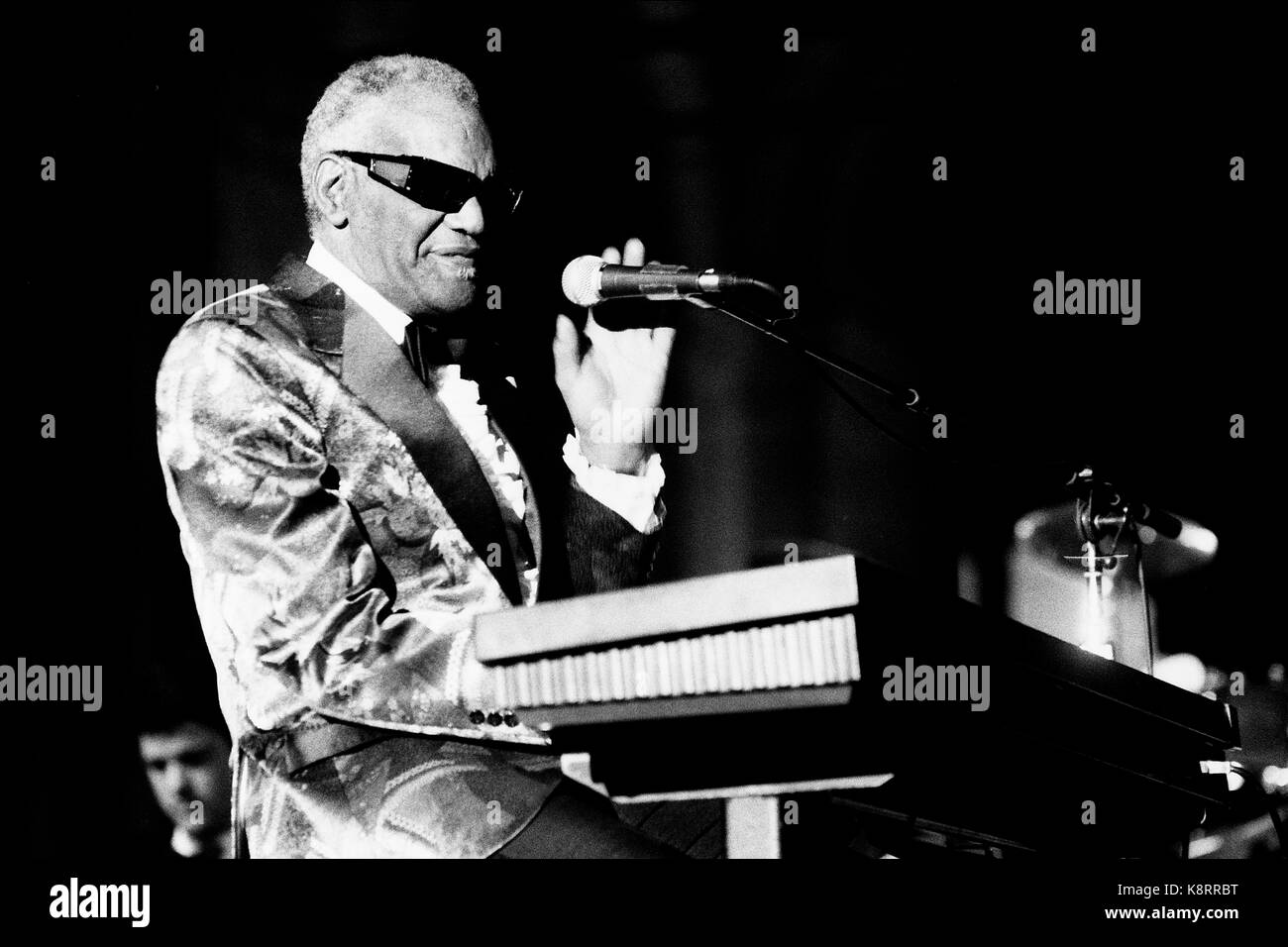Ray charles piano concert hi-res stock photography and images - Alamy