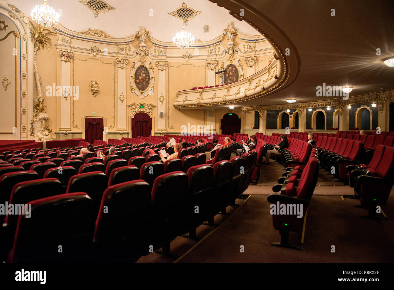 Going To The Movies Stock Photos & Going To The Movies Stock Images - Alamy