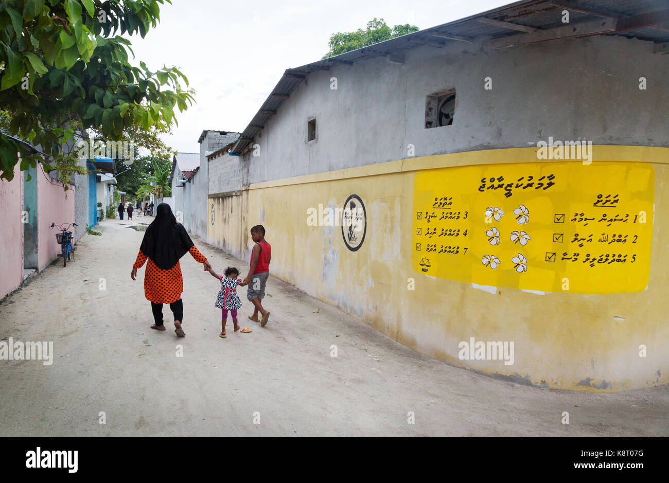 Maldives local people hi-res stock photography and images - Alamy