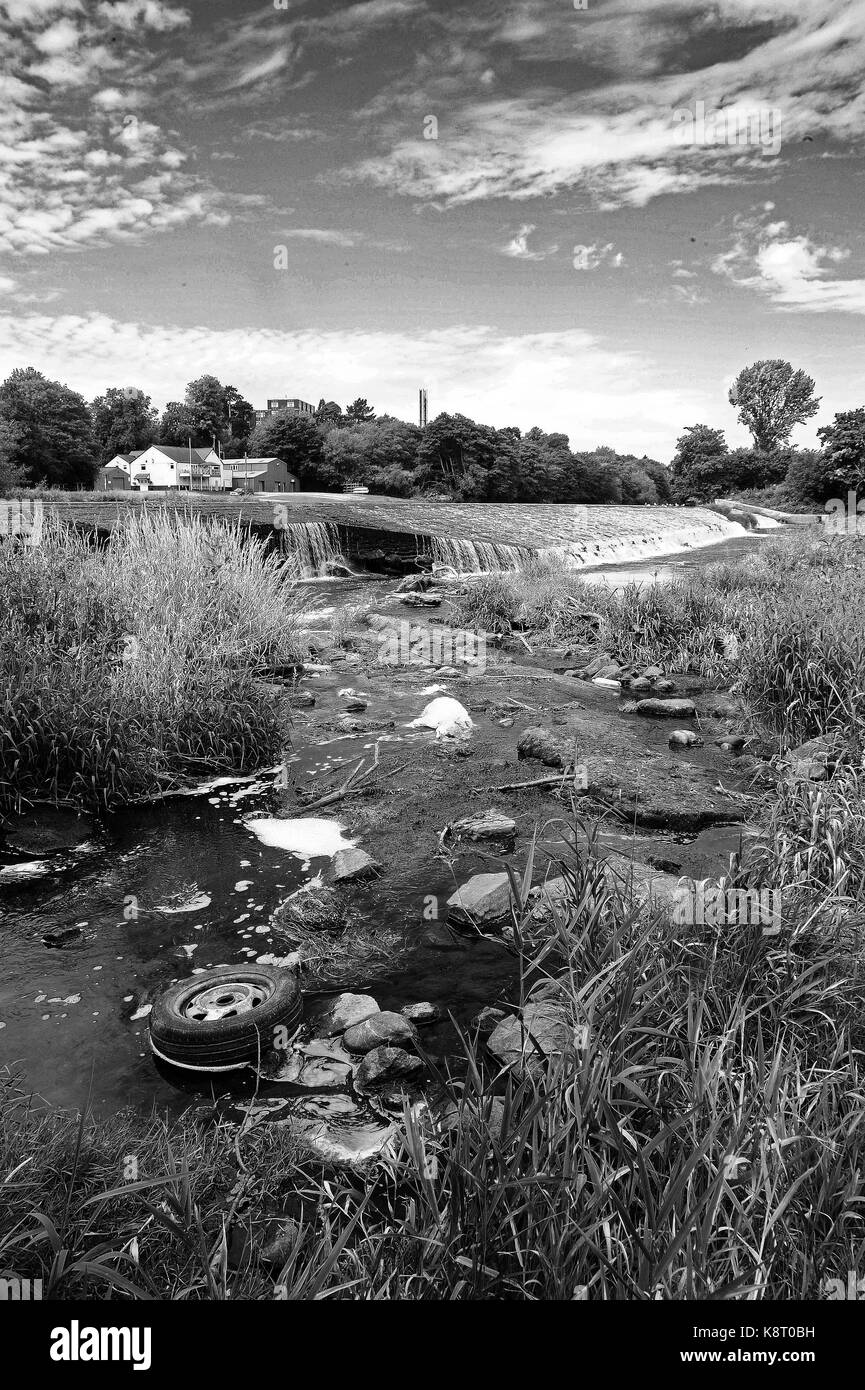 Waste weir hi-res stock photography and images - Alamy