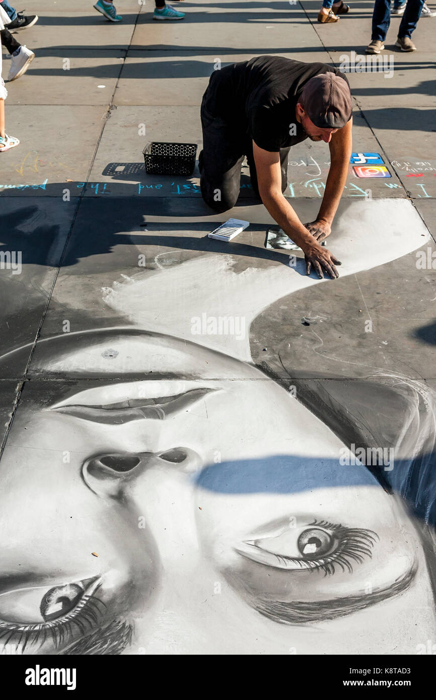 Drawing of london square hi-res stock photography and images - Alamy